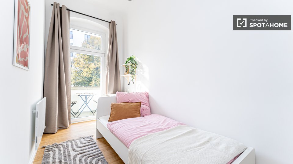 Furnished room for rent in Berlin, Tabbertstraße | IamExpat